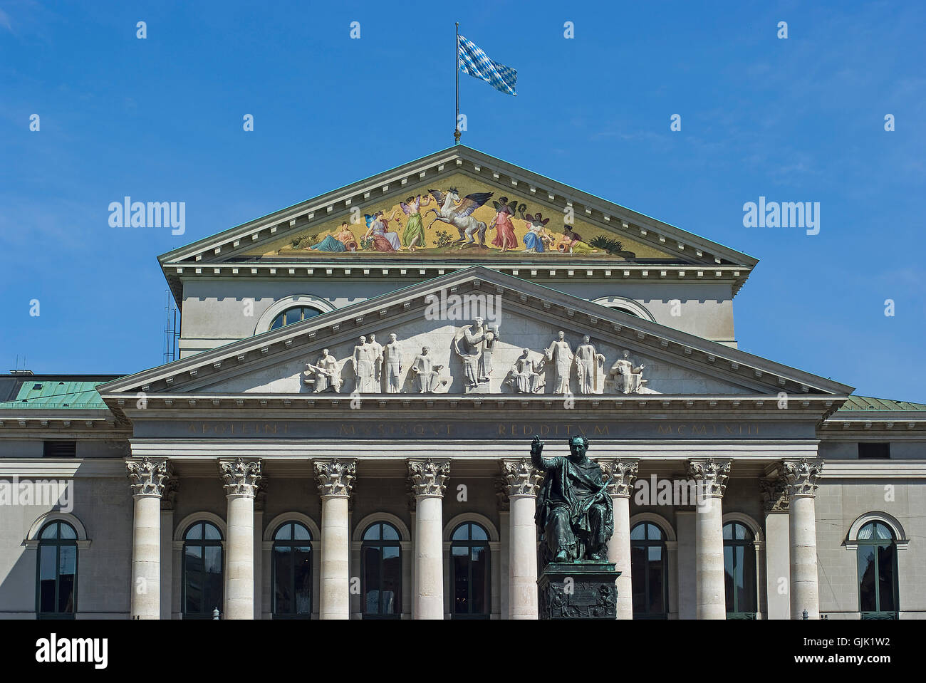 buildings historical columns Stock Photo - Alamy