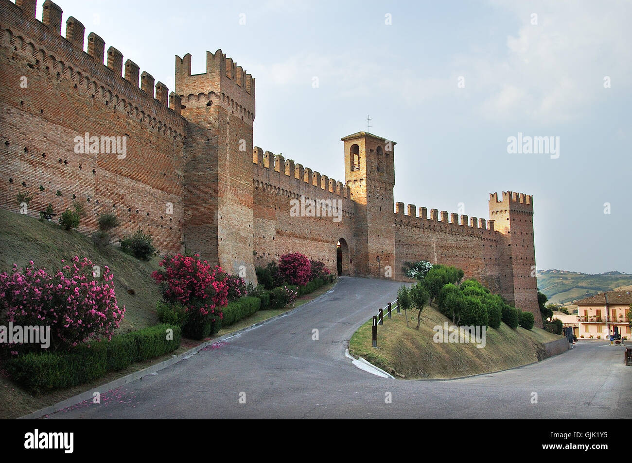 Ruins fortress stonewall defence hi-res stock photography and images ...