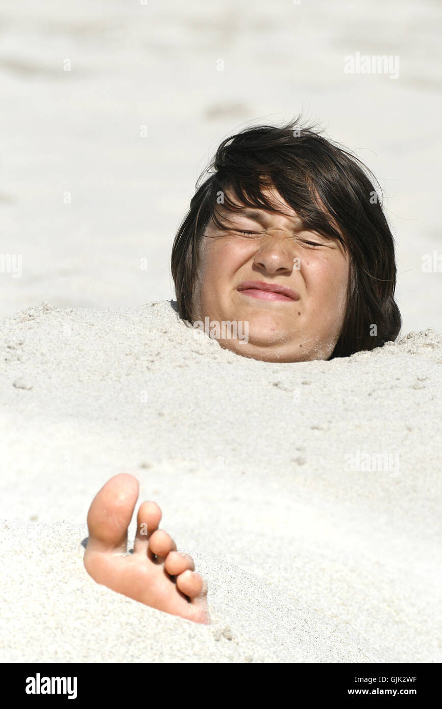 Bury the body hi-res stock photography and images - Alamy