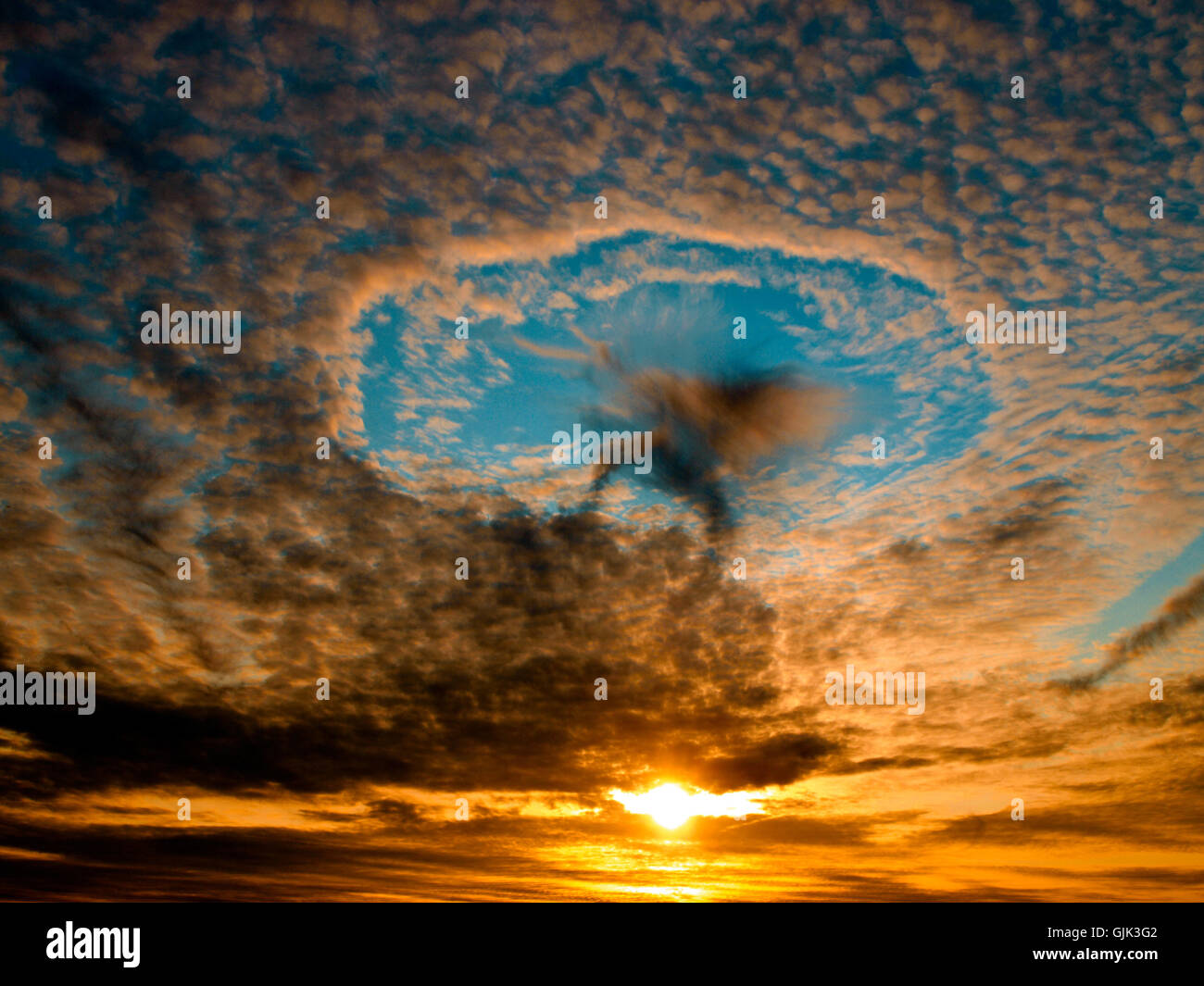 Sunset high pressure clouds hi-res stock photography and images - Alamy