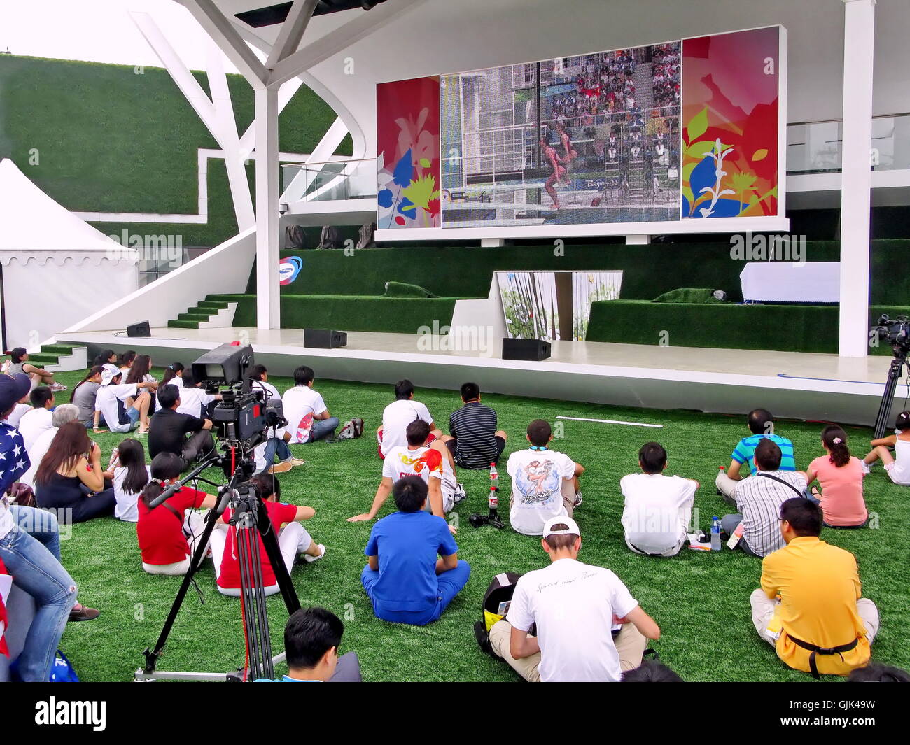 Big screens hi-res stock photography and images - Alamy