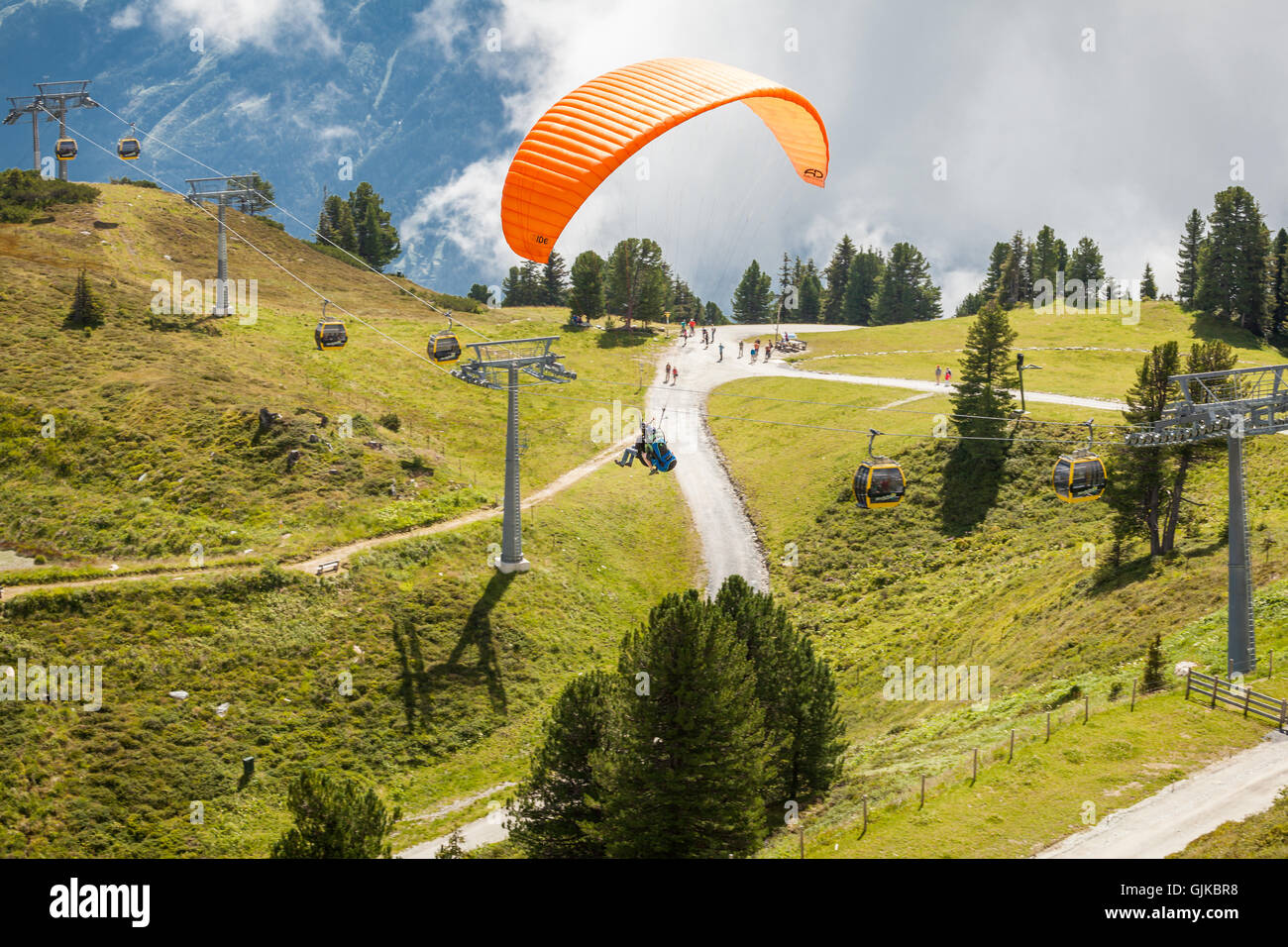 Flying cable hi-res stock photography and images - Alamy