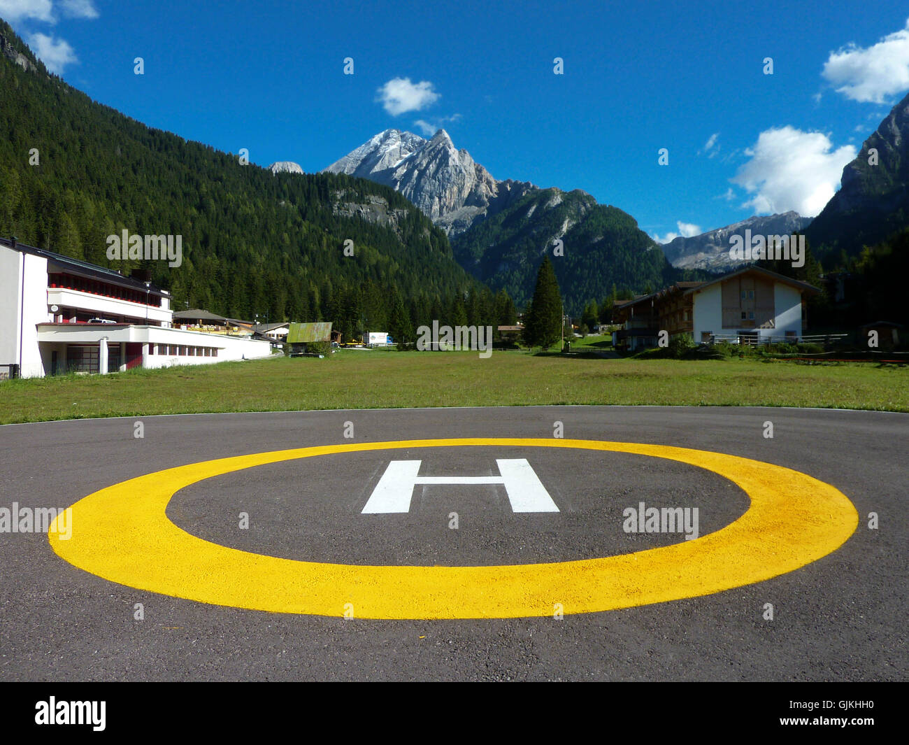 Helipad hi-res stock photography and images - Alamy