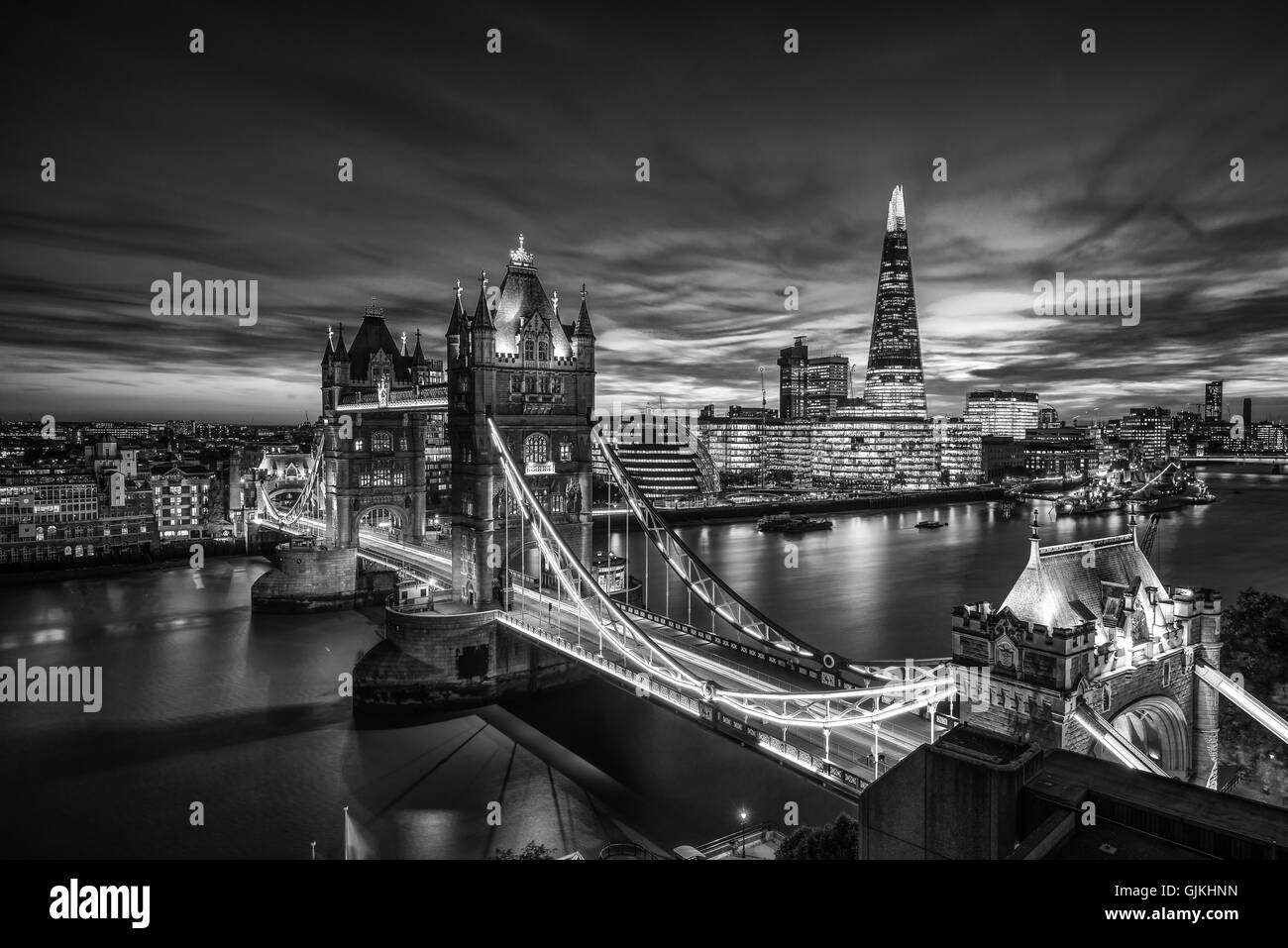 Rooftop tower of london views hi-res stock photography and images - Alamy