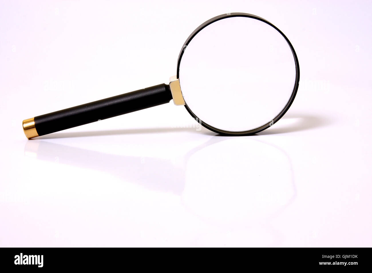 Magnifying spectacles hi-res stock photography and images - Alamy