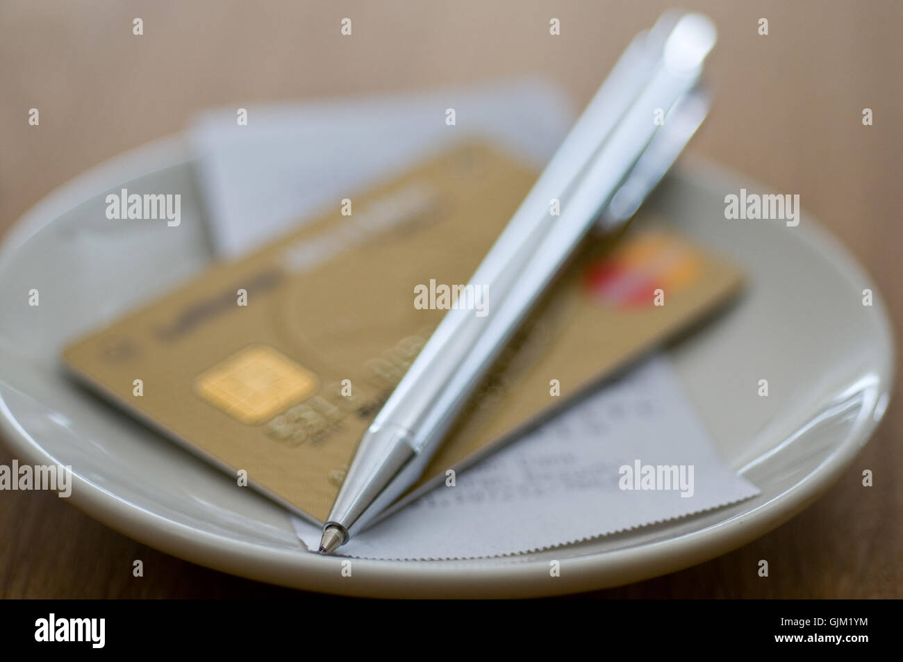 Cashless hi-res stock photography and images - Alamy