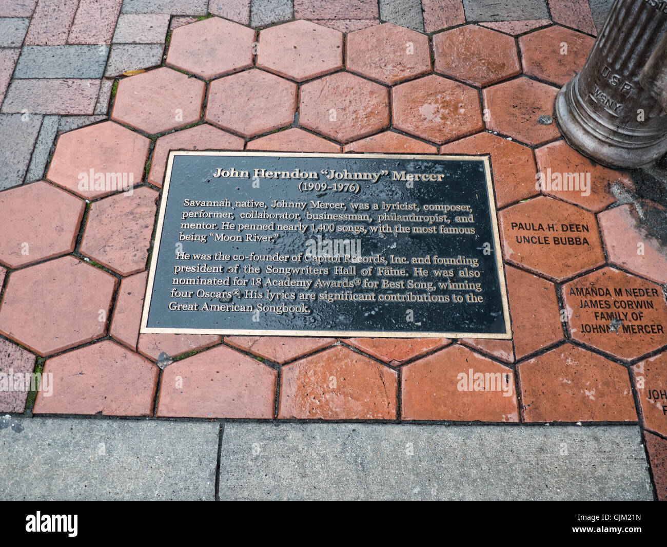 Statue of Songwriter Johnny Mercer in the Charming Elegant City of ...