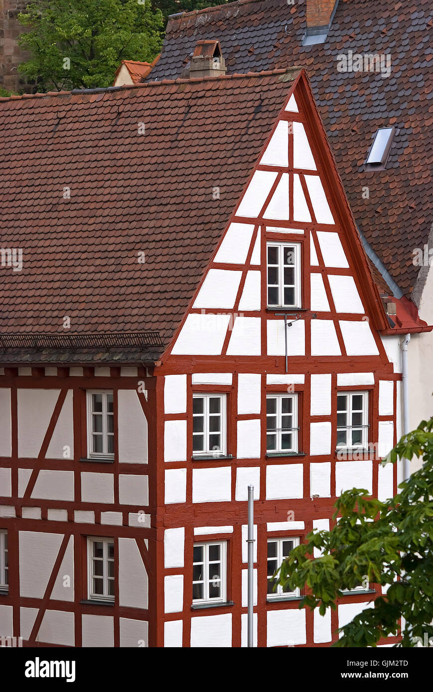 Tudor style buildings hi-res stock photography and images - Alamy