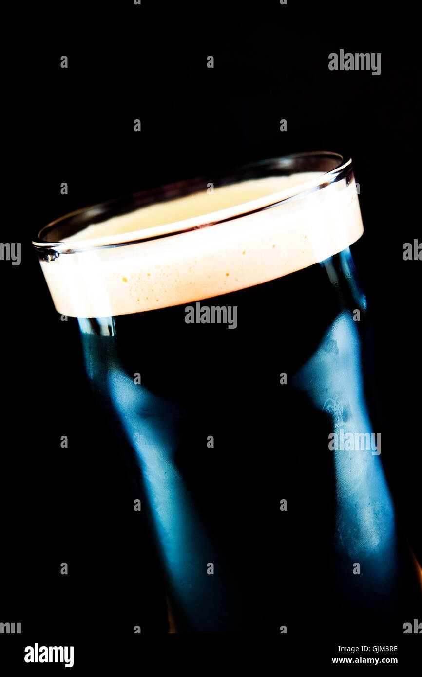 Glass of guiness beer hi-res stock photography and images - Alamy