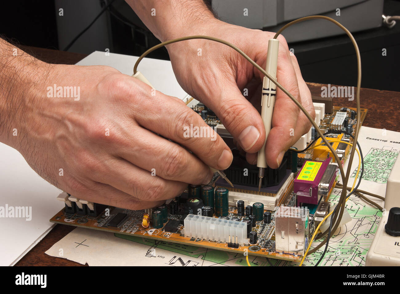 Computers repair computer hi-res stock photography and images - Alamy