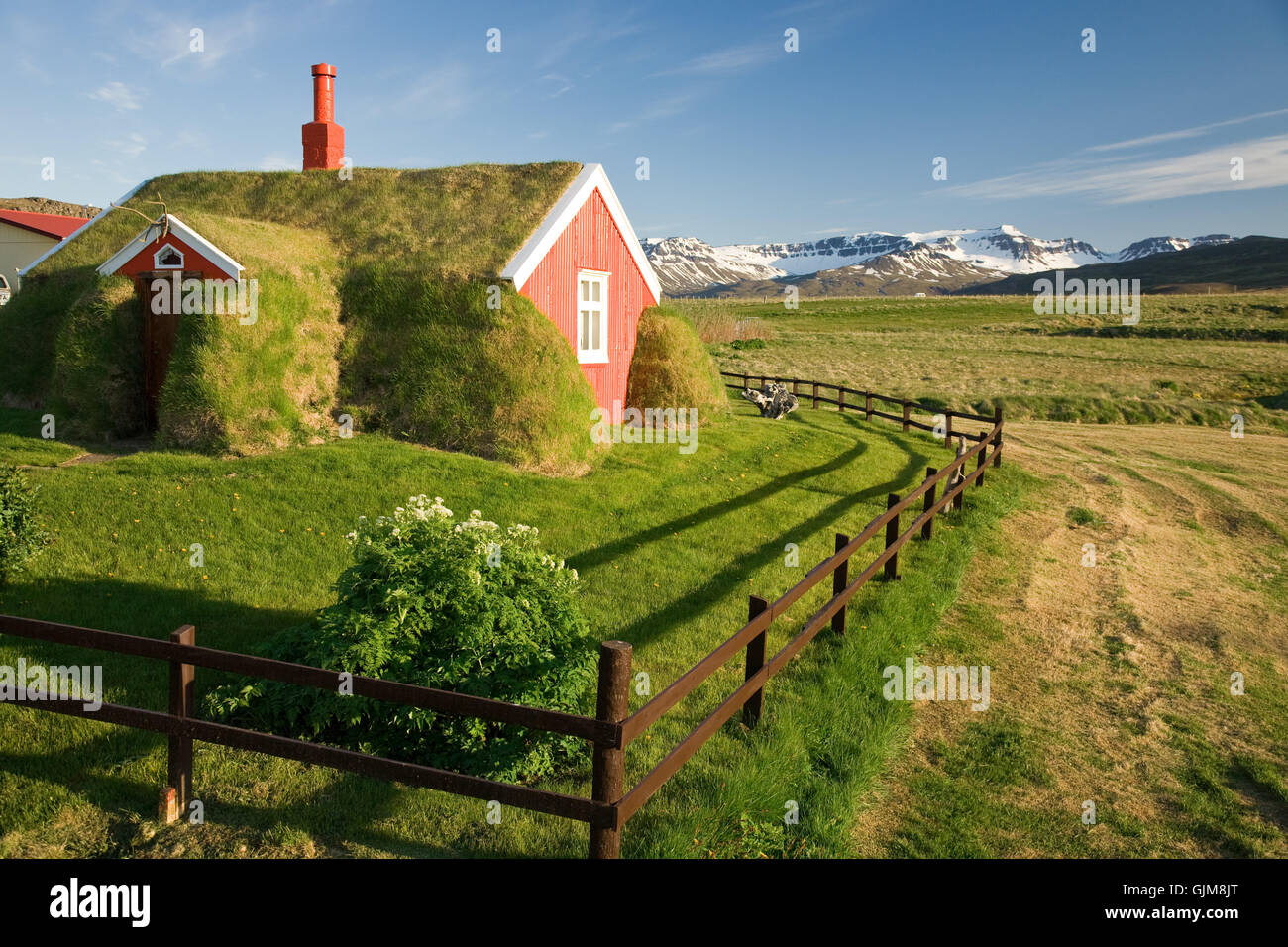 house building green Stock Photo - Alamy