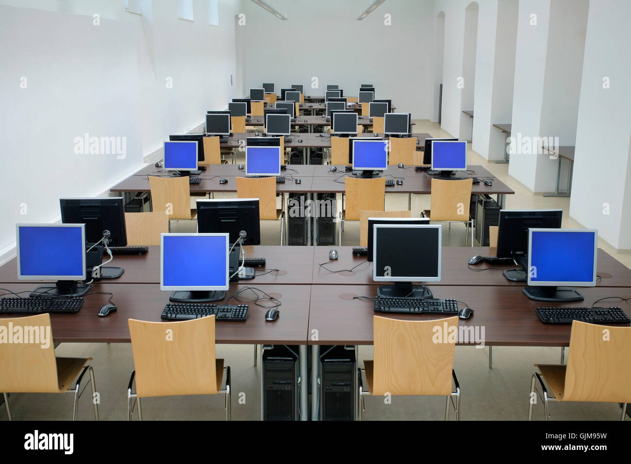 Pc raum hi-res stock photography and images - Alamy