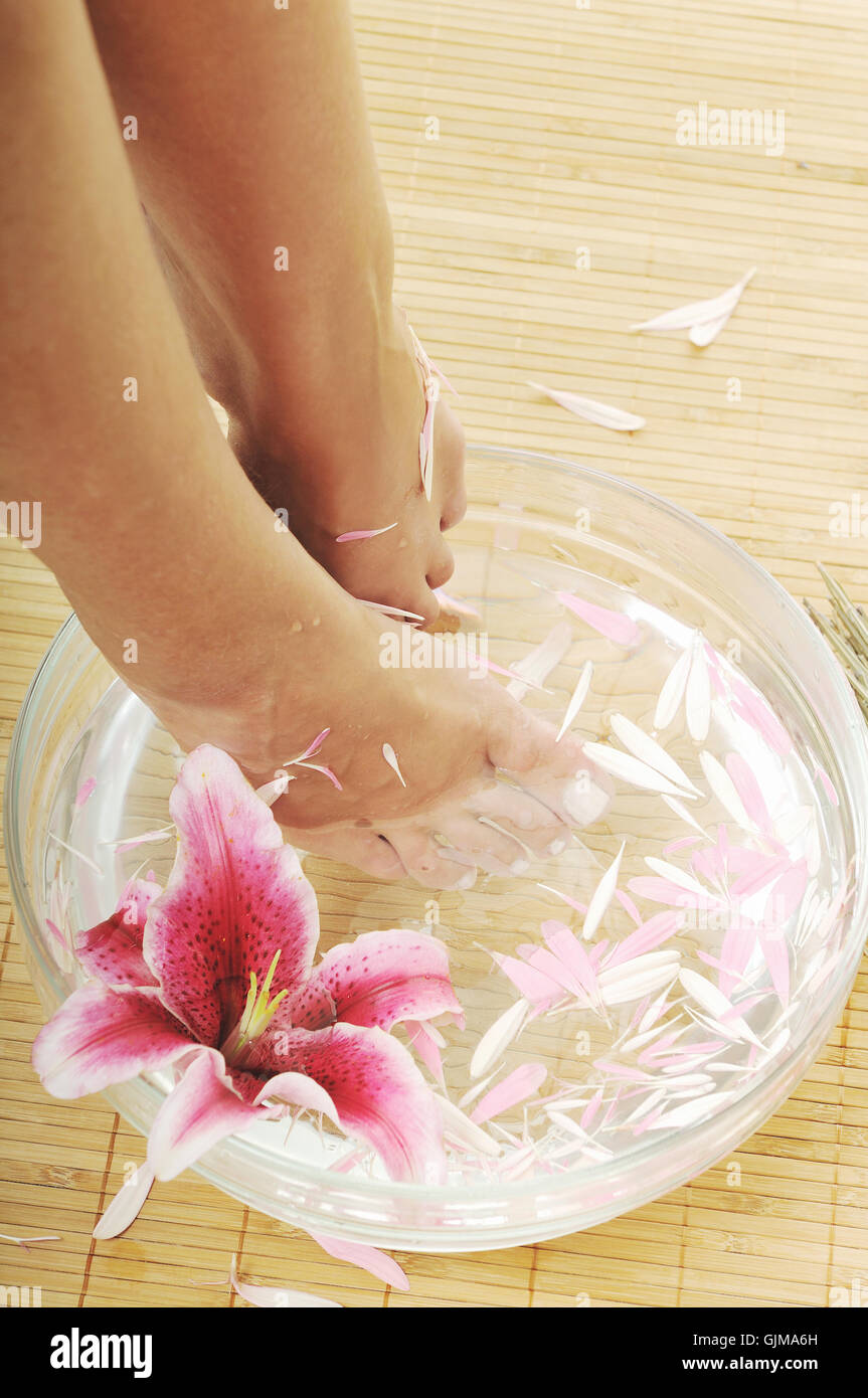 Foot flower bath hi-res stock photography and images - Alamy