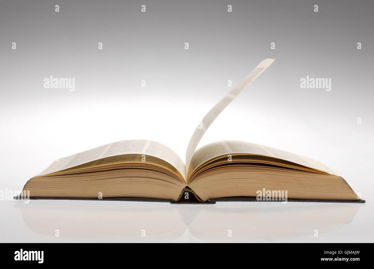 Open textbook hi-res stock photography and images - Alamy