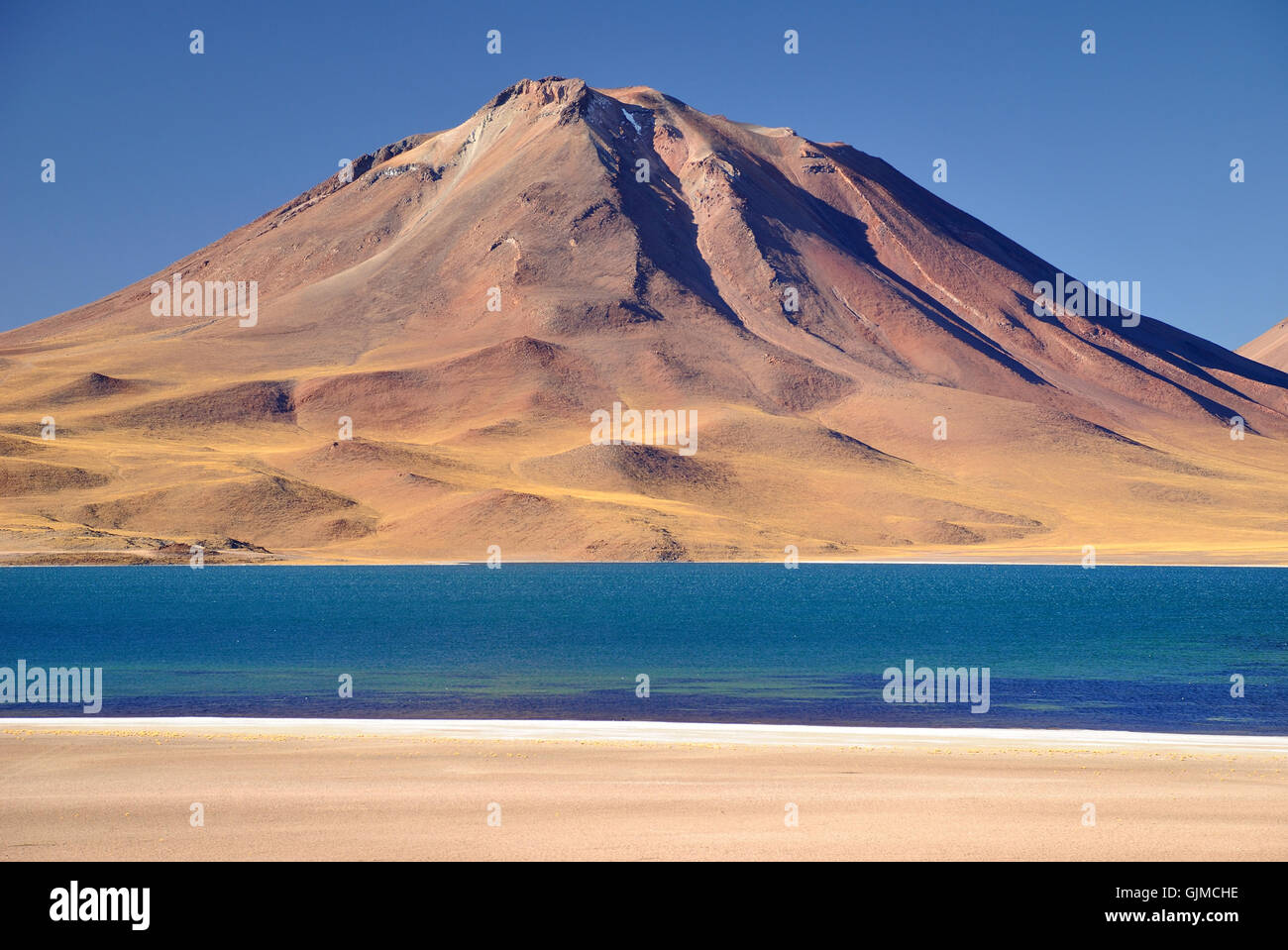 Salt lagoon mountain range hi-res stock photography and images - Alamy