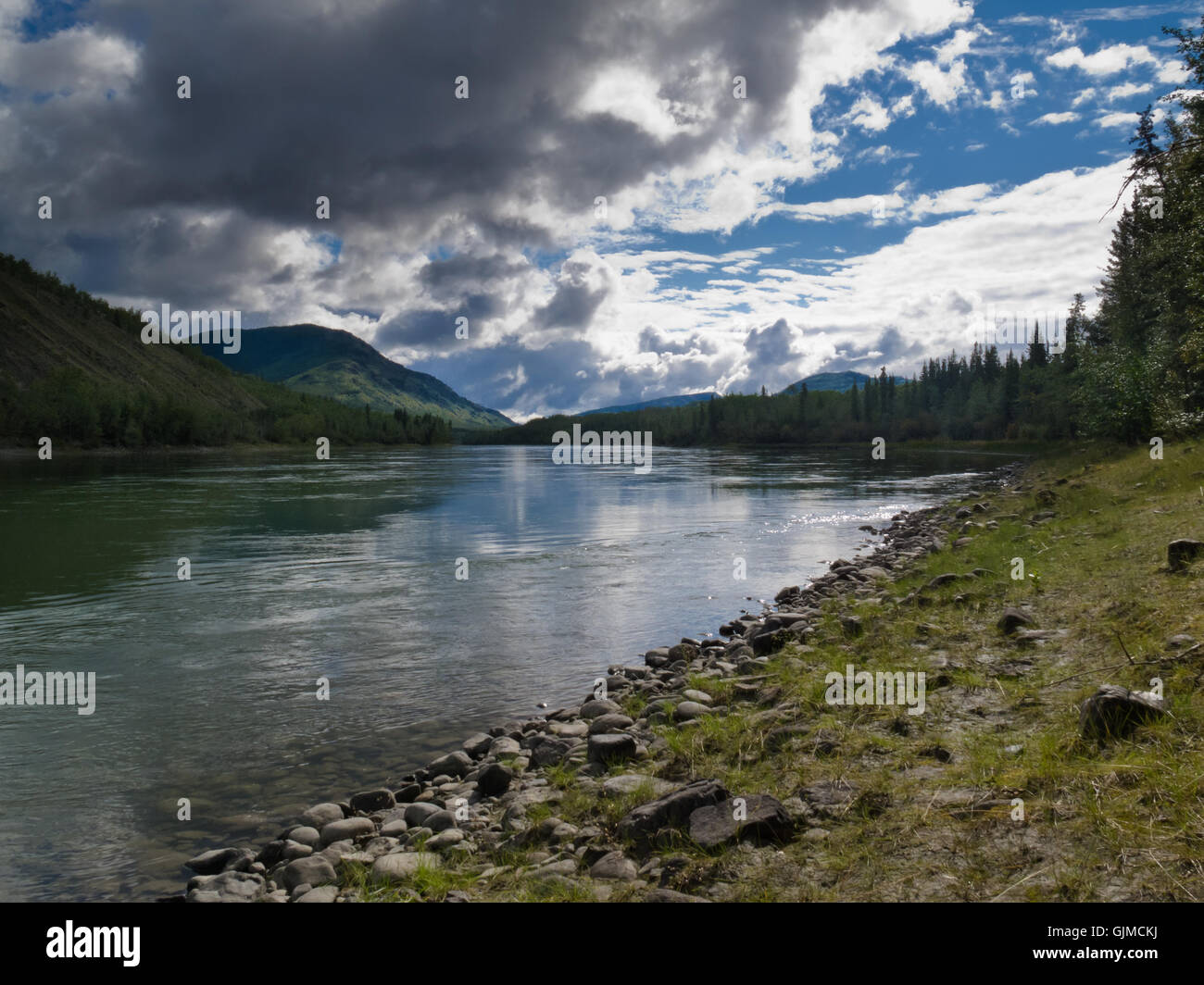 Bank of yukon river hi-res stock photography and images - Alamy