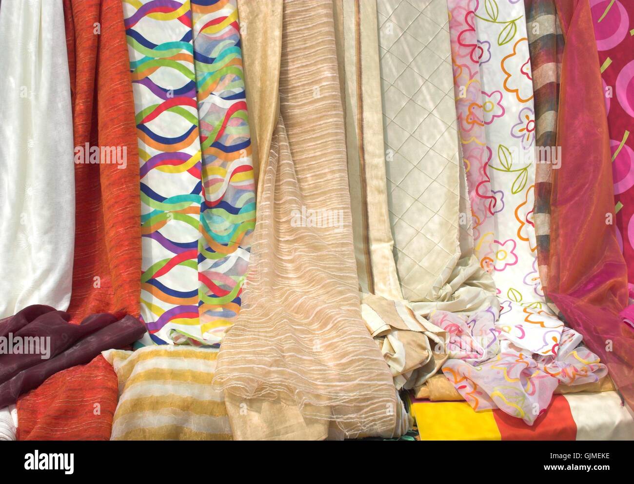 Asian art store hi-res stock photography and images - Alamy