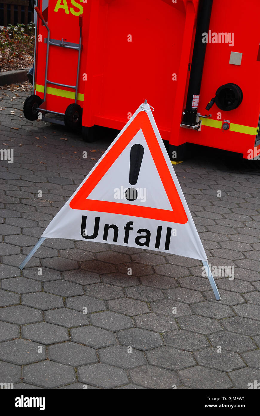 Unfallwagen hi-res stock photography and images - Alamy