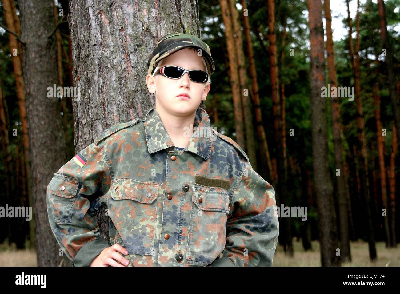 child in the woods Stock Photo - Alamy