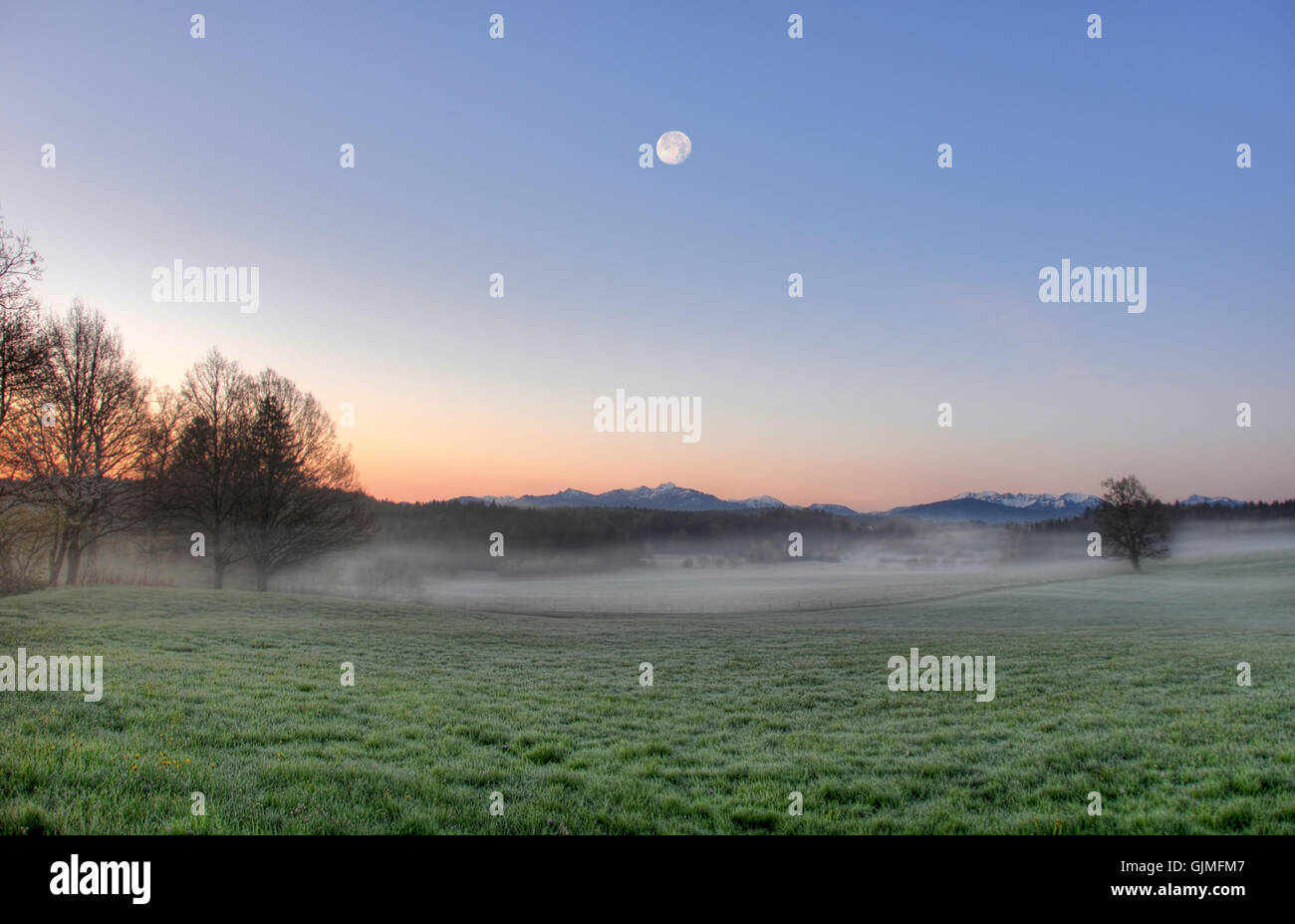 Moon and mountains hi-res stock photography and images - Alamy