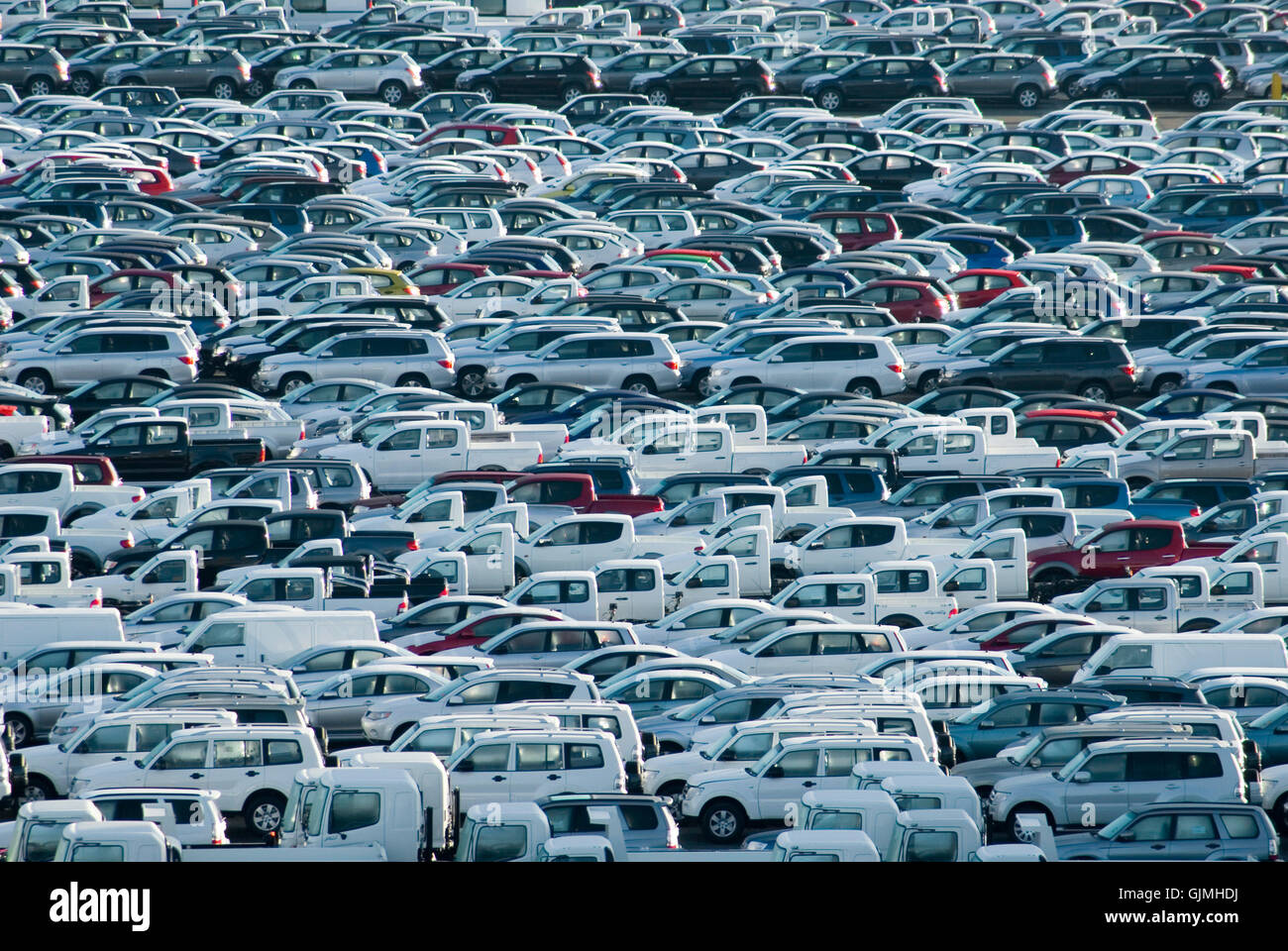 Crowded Car Park Parking Lot Stock Photos & Crowded Car Park Parking ...