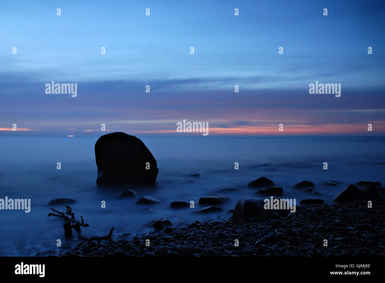 Dawn at the seaside hi-res stock photography and images - Alamy