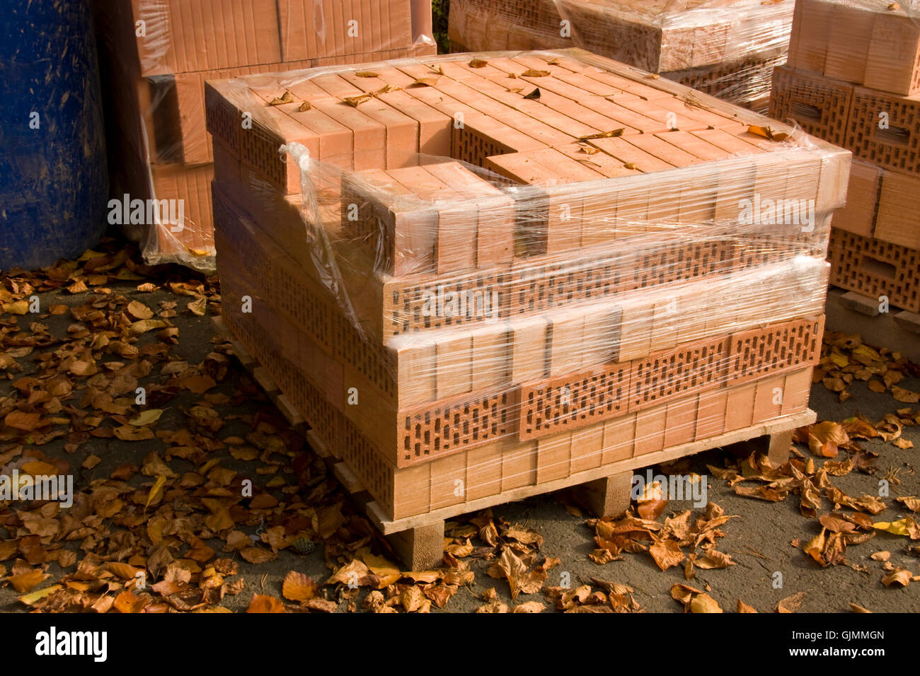 build foil building material Stock Photo - Alamy