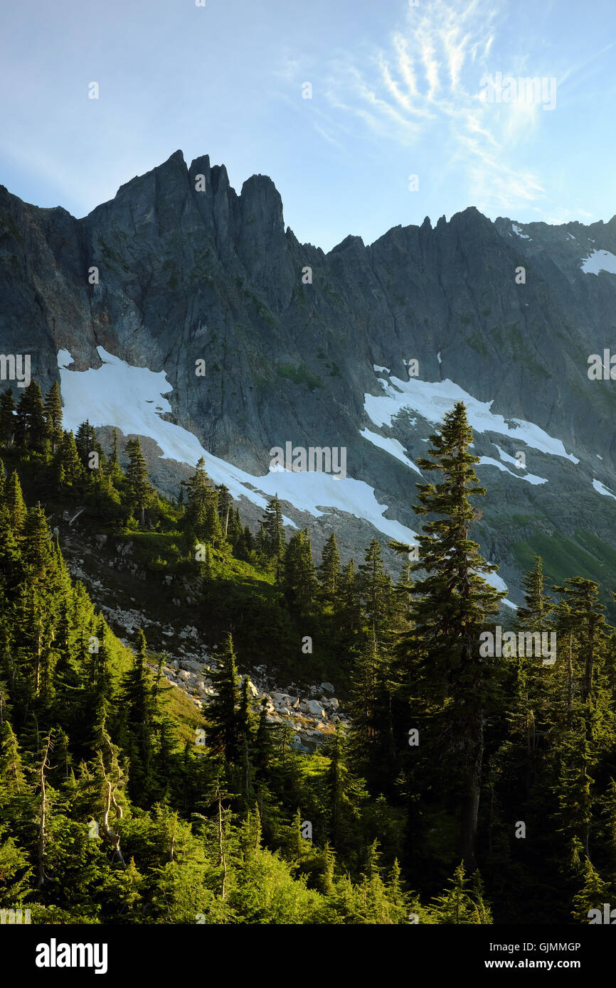 North cascade mountains hi-res stock photography and images - Alamy