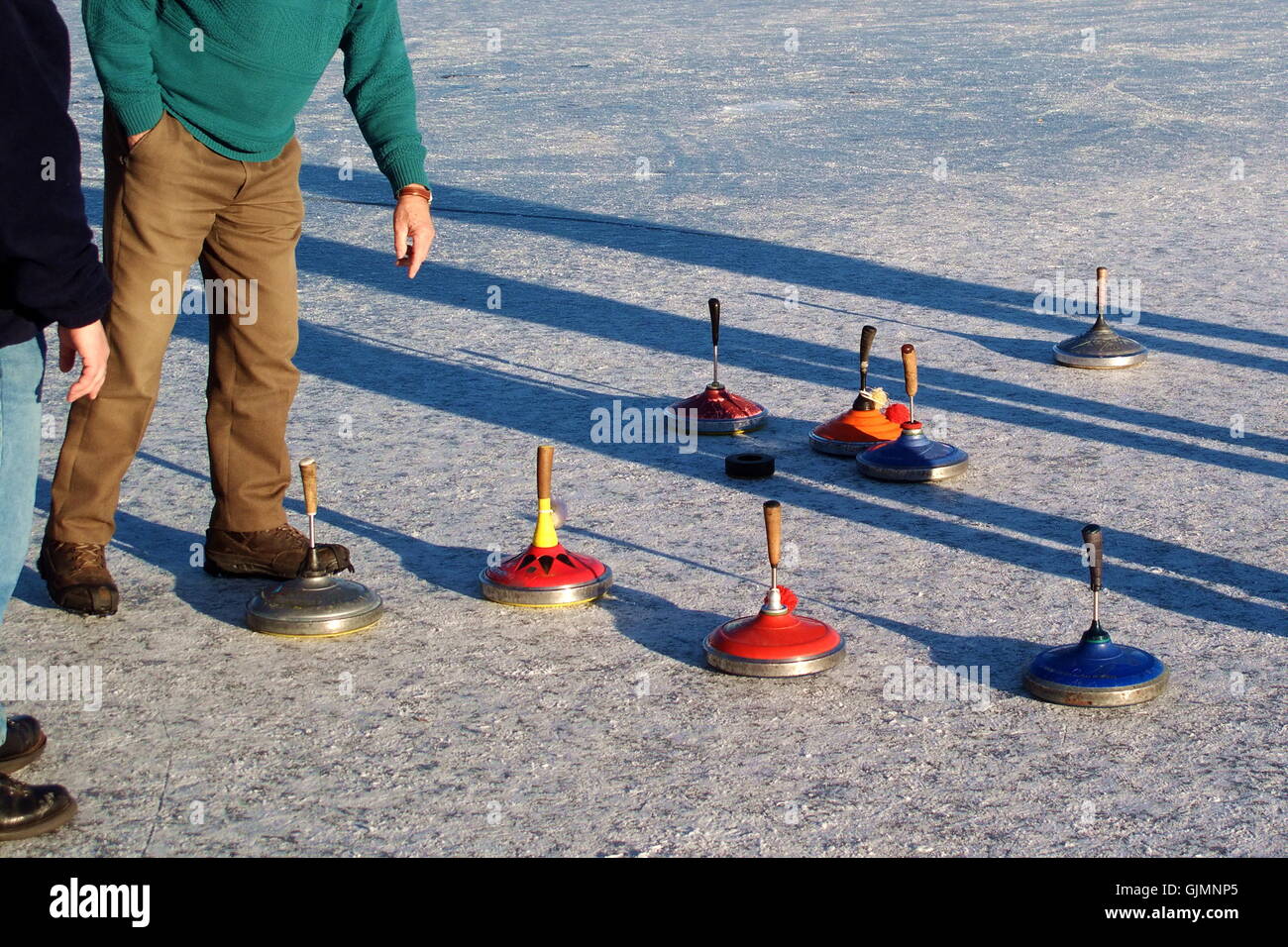 Outdoor curling hi-res stock photography and images - Alamy