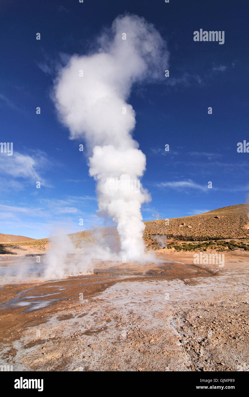 Geyser and steam hi-res stock photography and images - Alamy