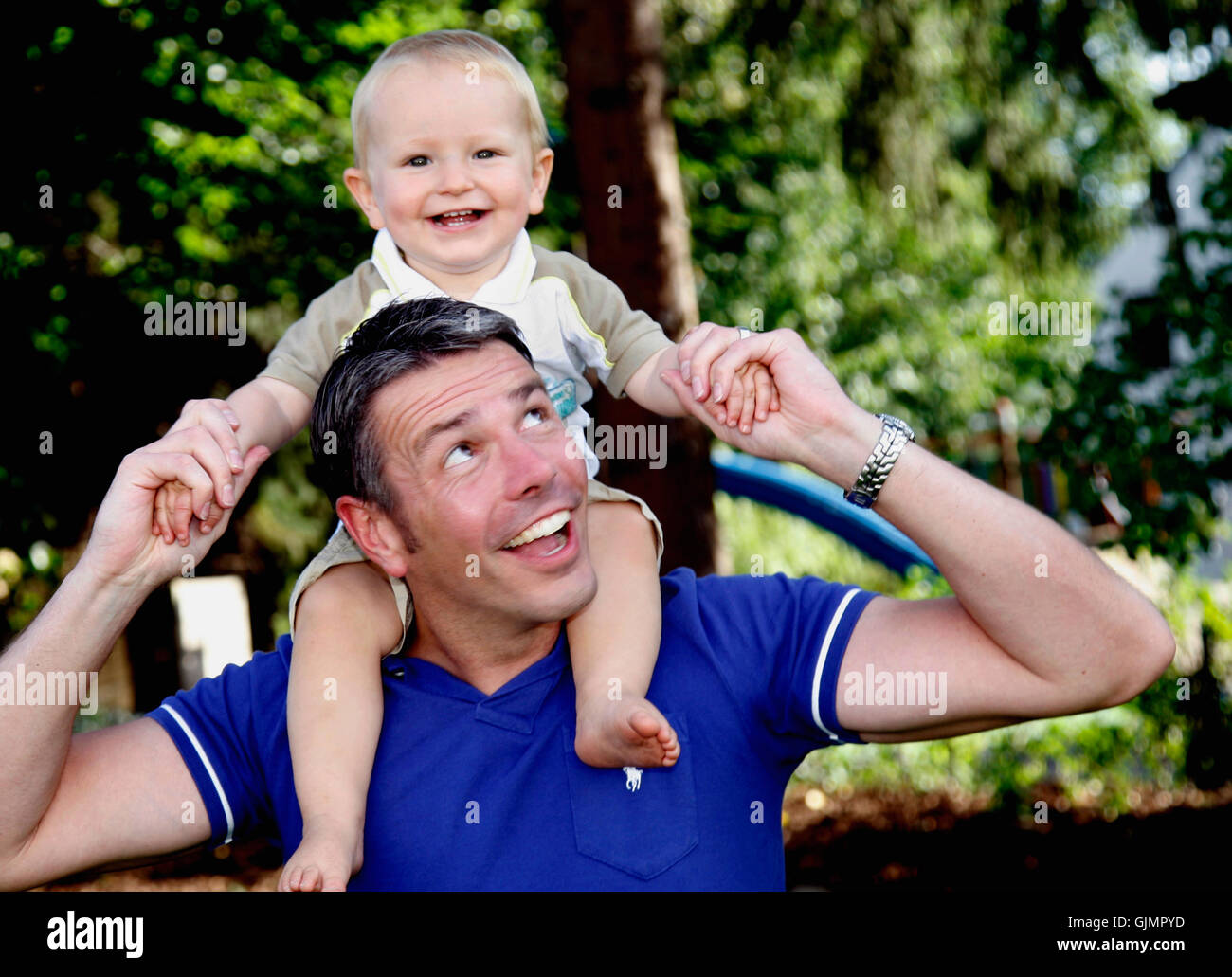 laugh laughs laughing Stock Photo - Alamy
