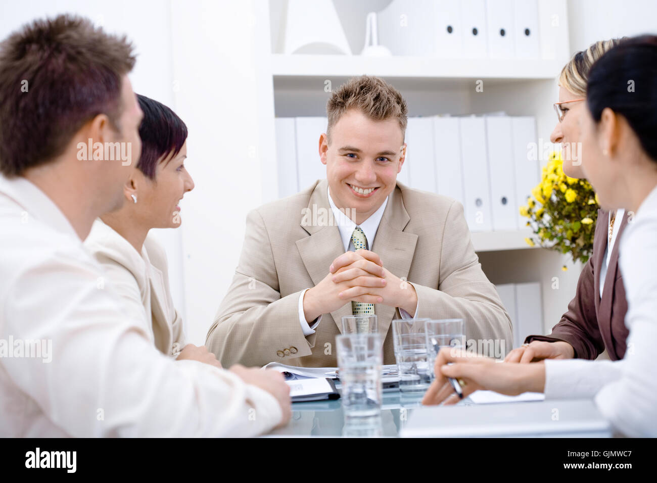 woman conversation talk Stock Photo - Alamy