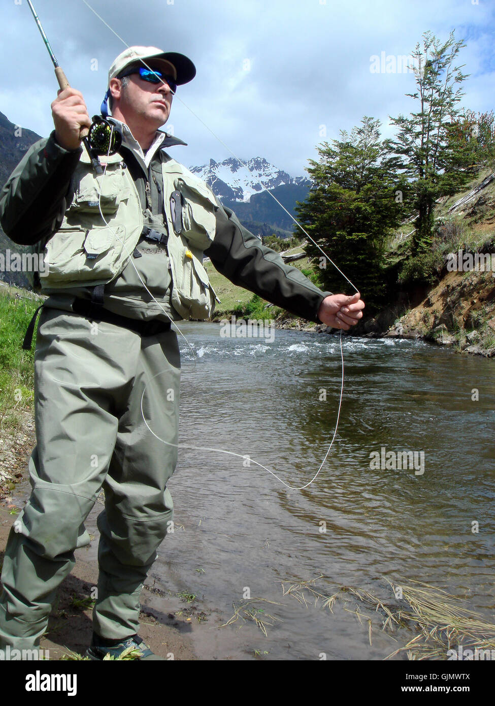 fishing flush cast Stock Photo - Alamy