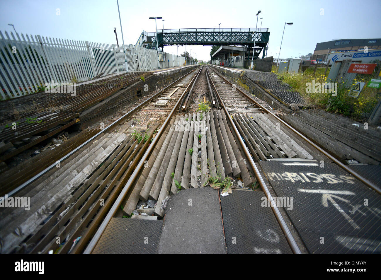 Rail platform hi-res stock photography and images - Alamy