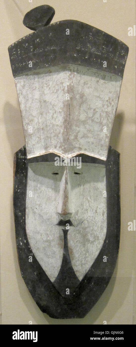 The 'Tapuanu' mask from the Federated States of Micronesia, Caroline ...