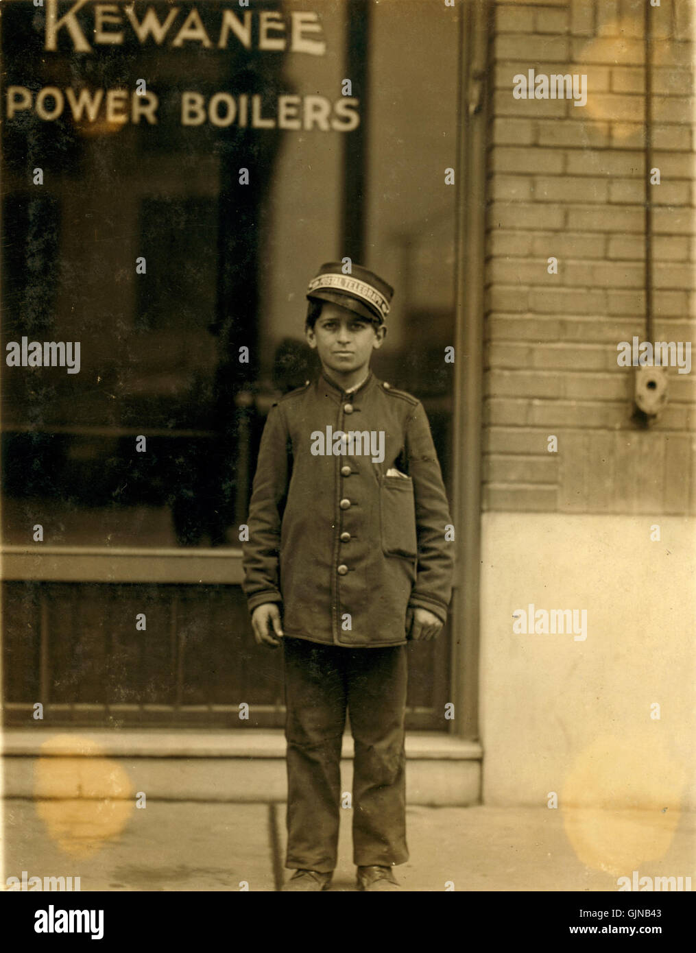 Lewis hine photography hi-res stock photography and images - Alamy