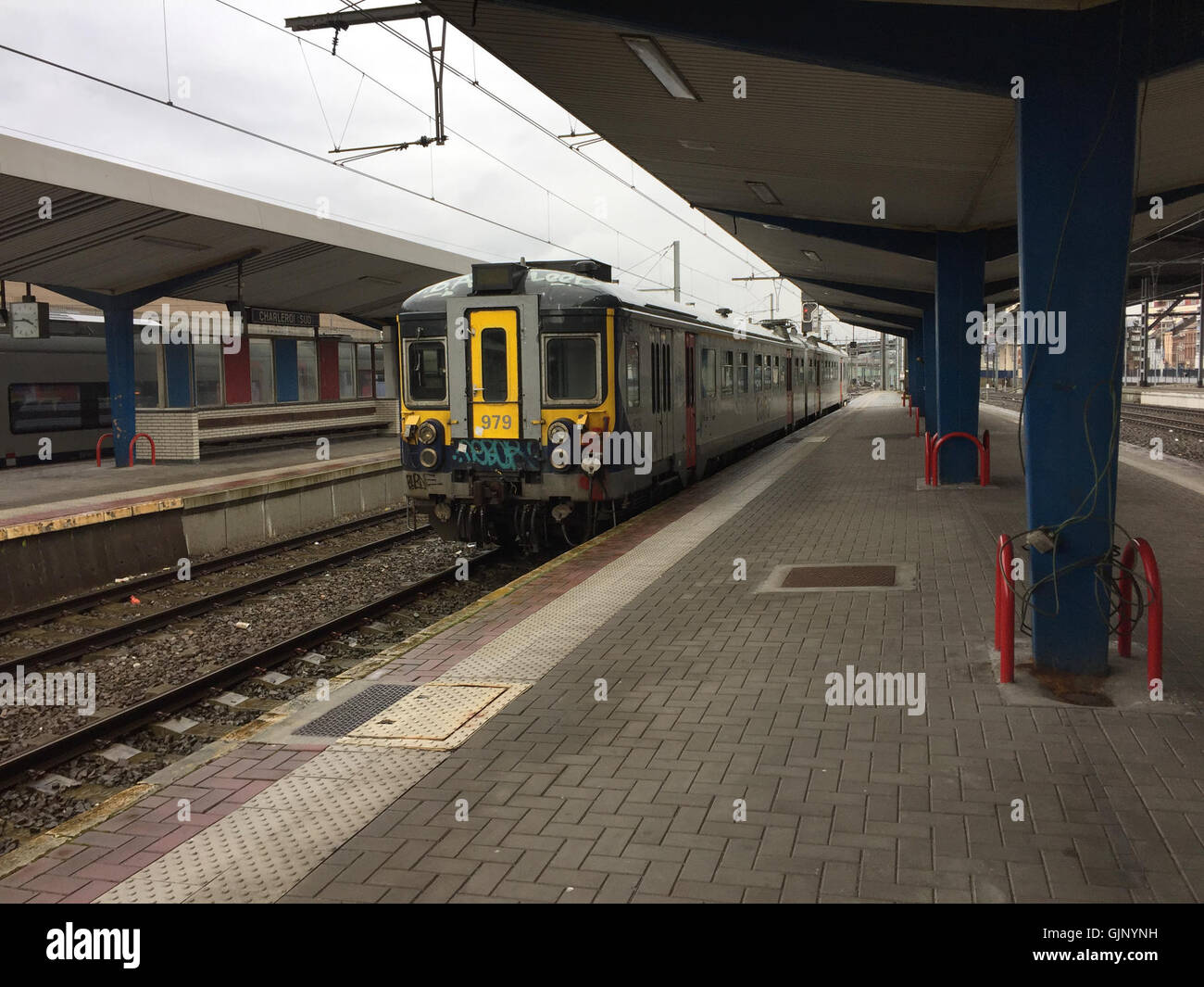 Emu is a electric multiple unit hi-res stock photography and images - Alamy