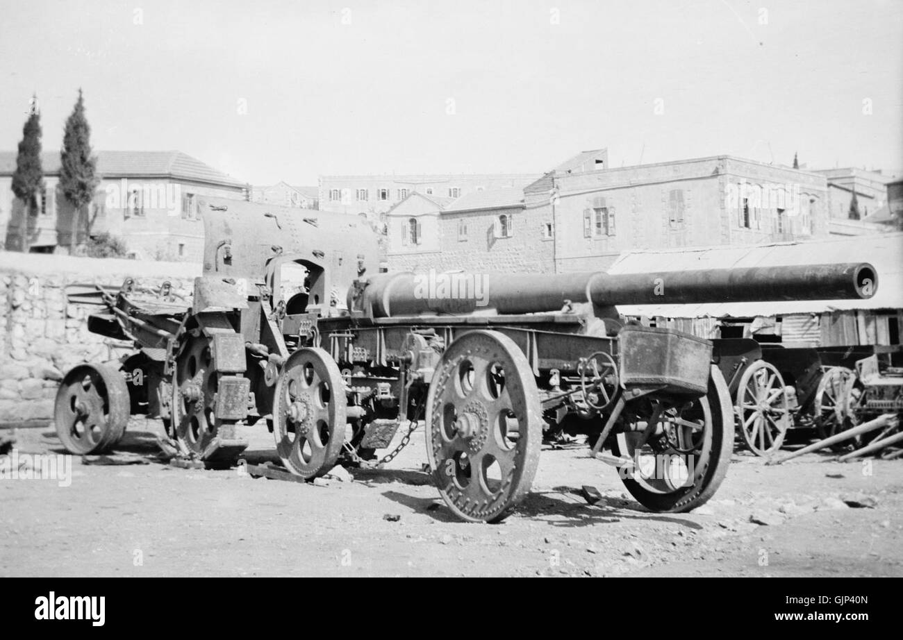 The 15 cm Kanone 16 was a German heavy artillery piece used during ...