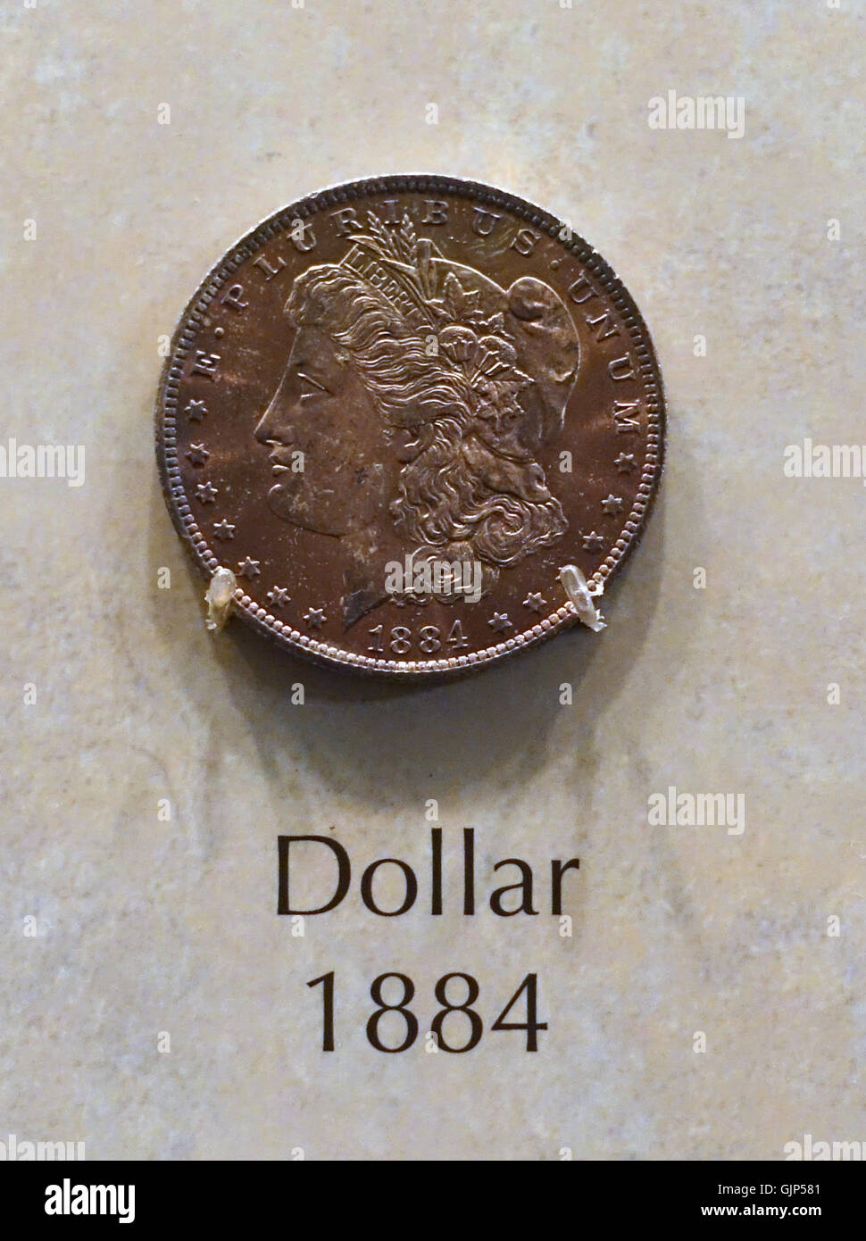 This 1884 U.S. one-dollar bill features distinctive designs ...