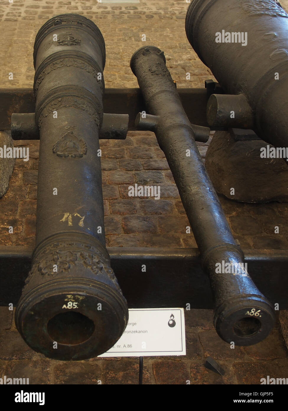 Artillery in the 16th century hi-res stock photography and images - Alamy