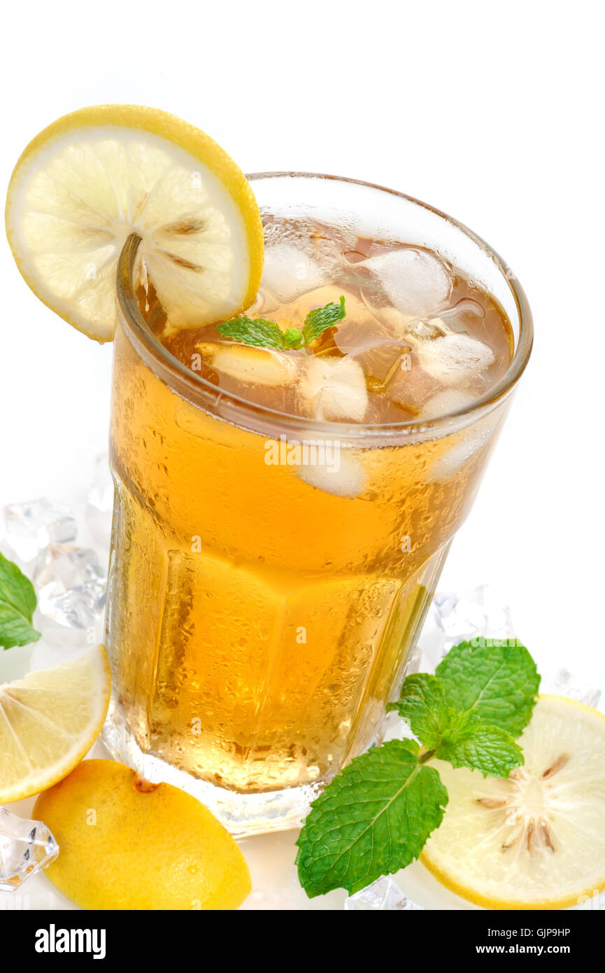 iced lemon tea with sliced lemon Stock Photo - Alamy