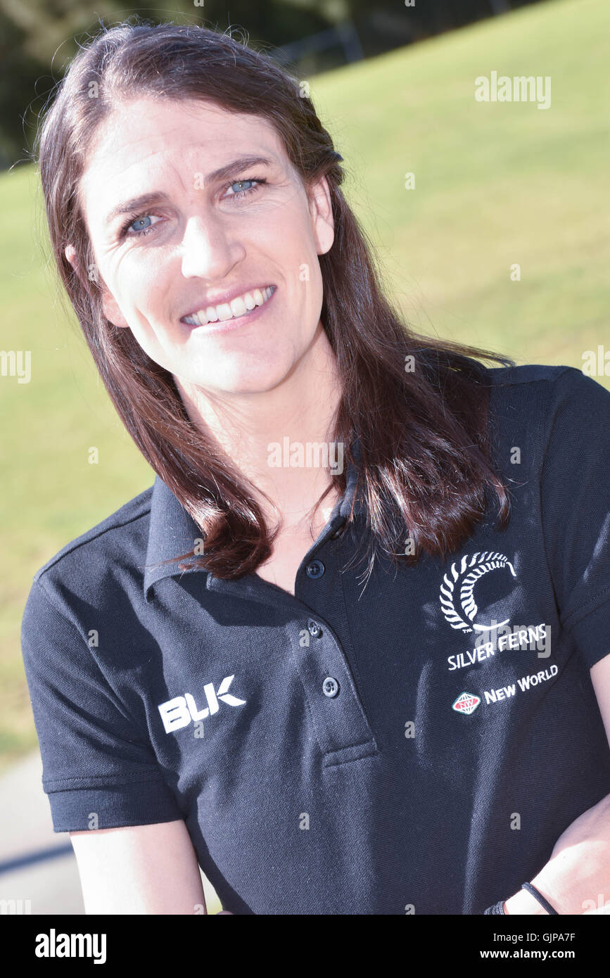 Silver ferns netball team hi-res stock photography and images - Alamy