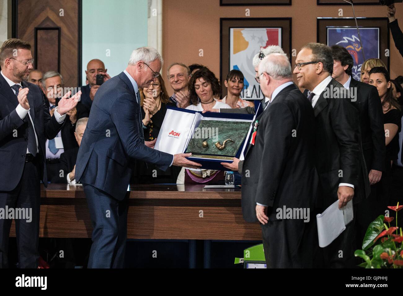 English premier league champions Leicester City's Italian manager ...