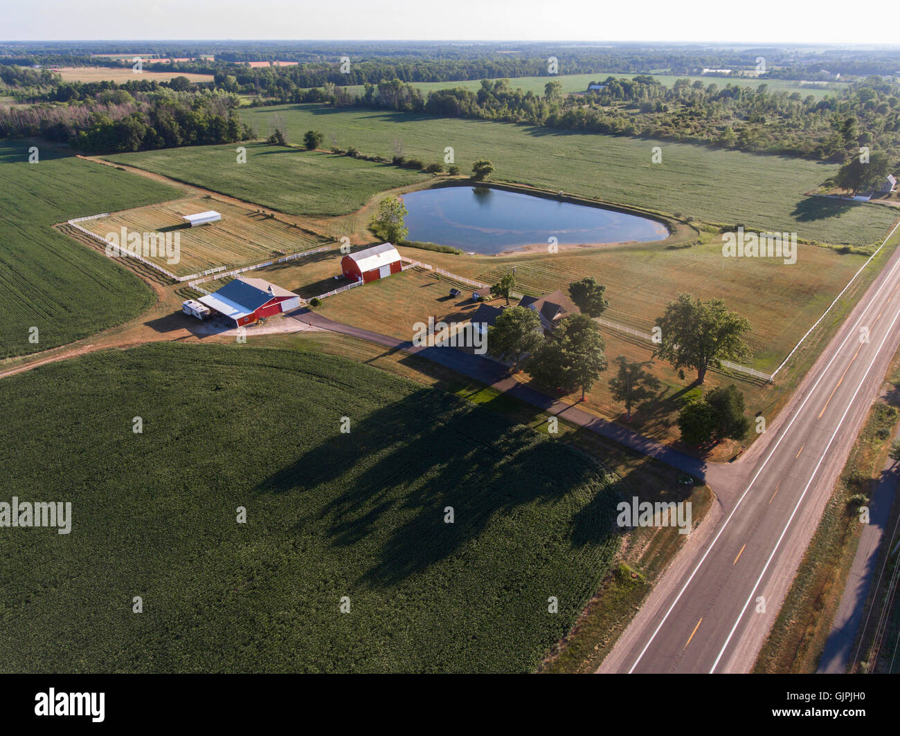 Aerial view small red barn hi-res stock photography and images - Alamy