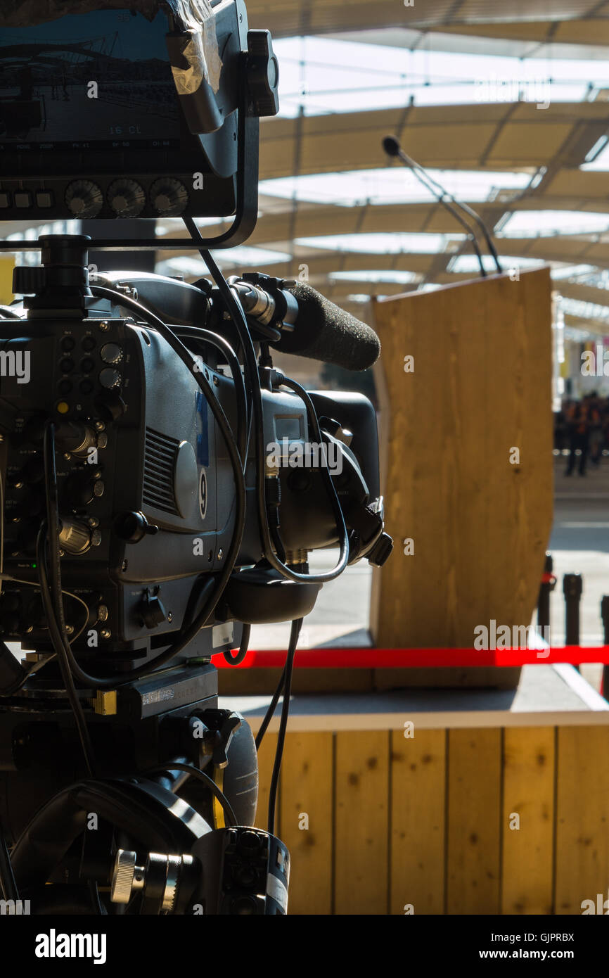 Professional Digital Video Camera ready for Conference Broadcasting ... Professional Digital Video Camera ready for Conference Broadcasting ...