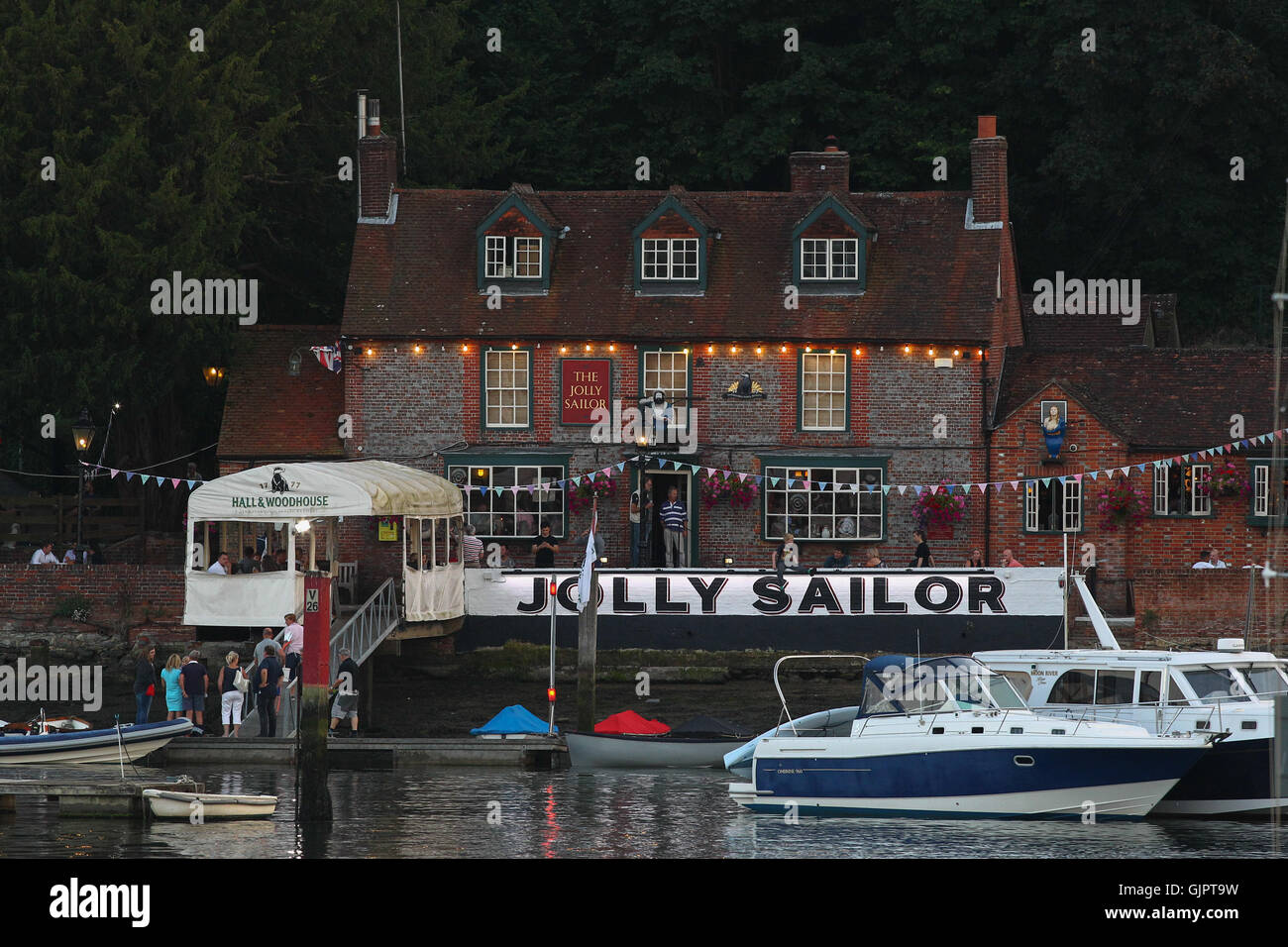 Hamble pub hi-res stock photography and images - Alamy