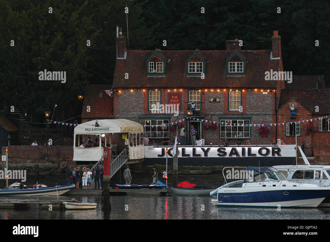 The famous Jolly Sailor on the beautiful River Hamble, Old Bursledon ...