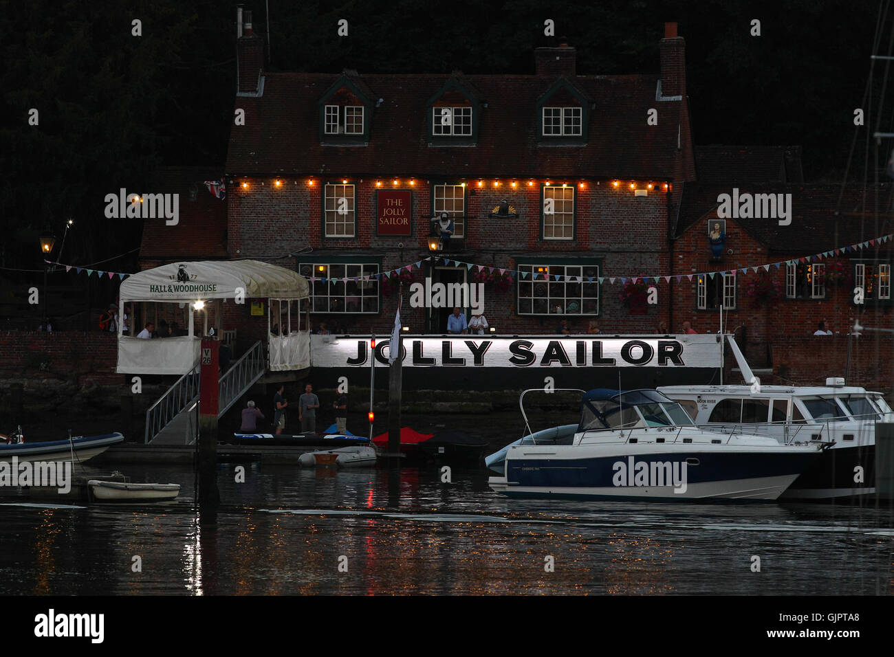 The famous Jolly Sailor on the beautiful River Hamble, Old Bursledon ...