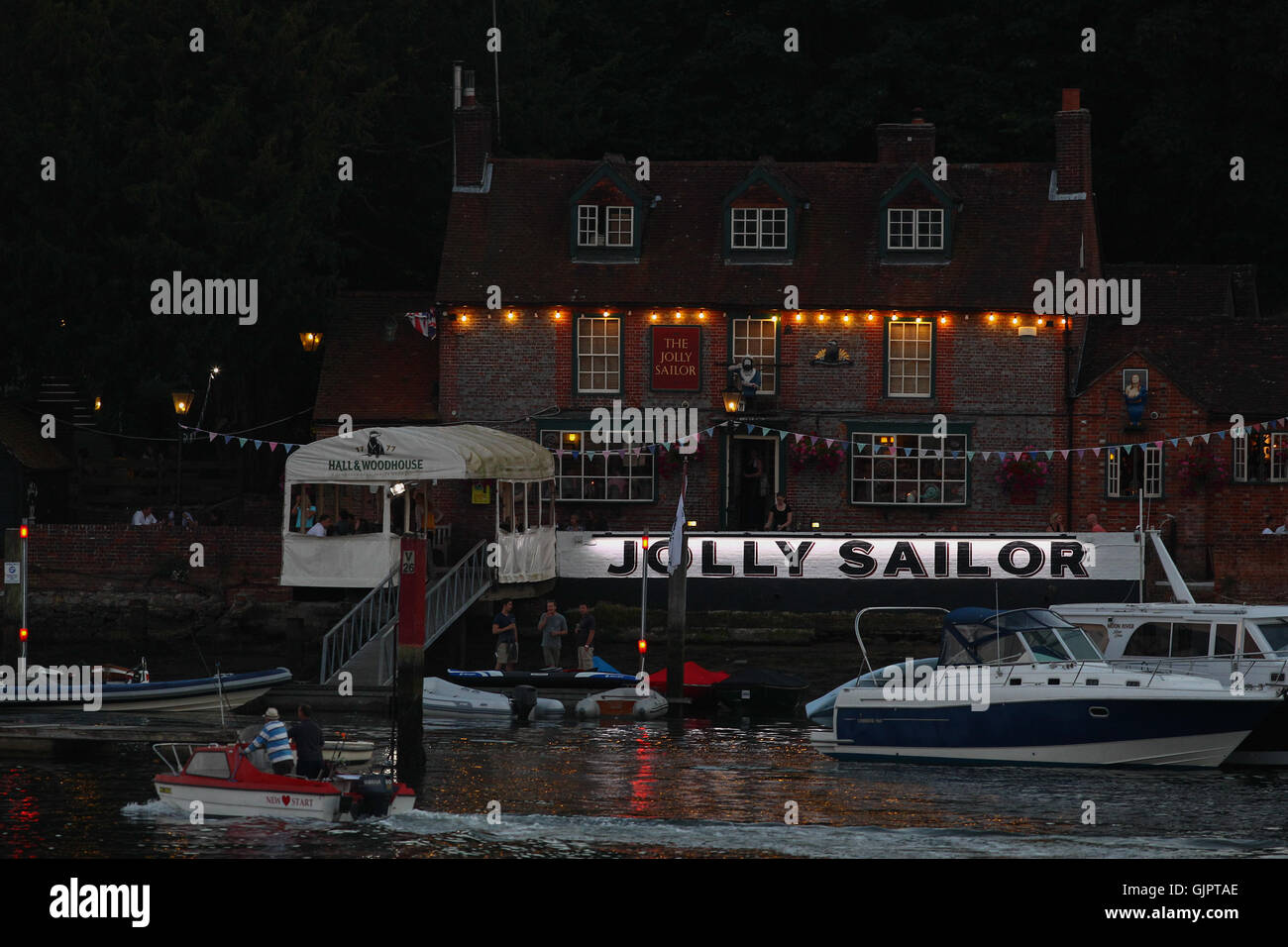 The famous Jolly Sailor on the beautiful River Hamble, Old Bursledon ...
