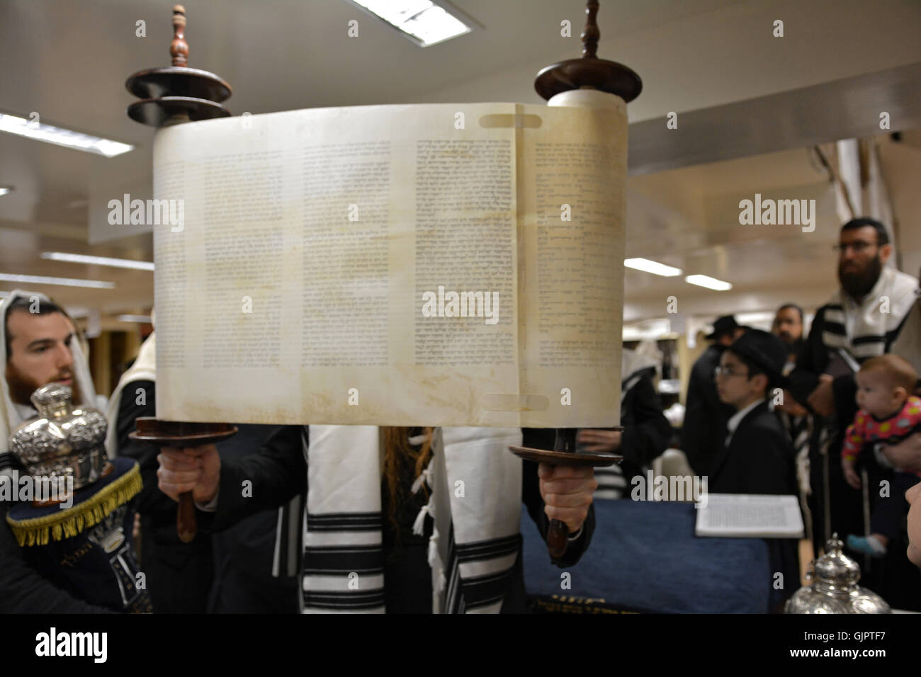 Lifting temple hi-res stock photography and images - Alamy